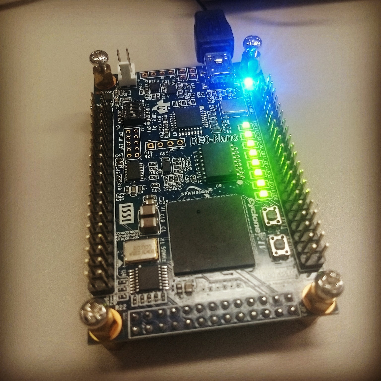 FPGAを触ってみよう！~LED点灯編~ - Eyes, JAPAN Blog